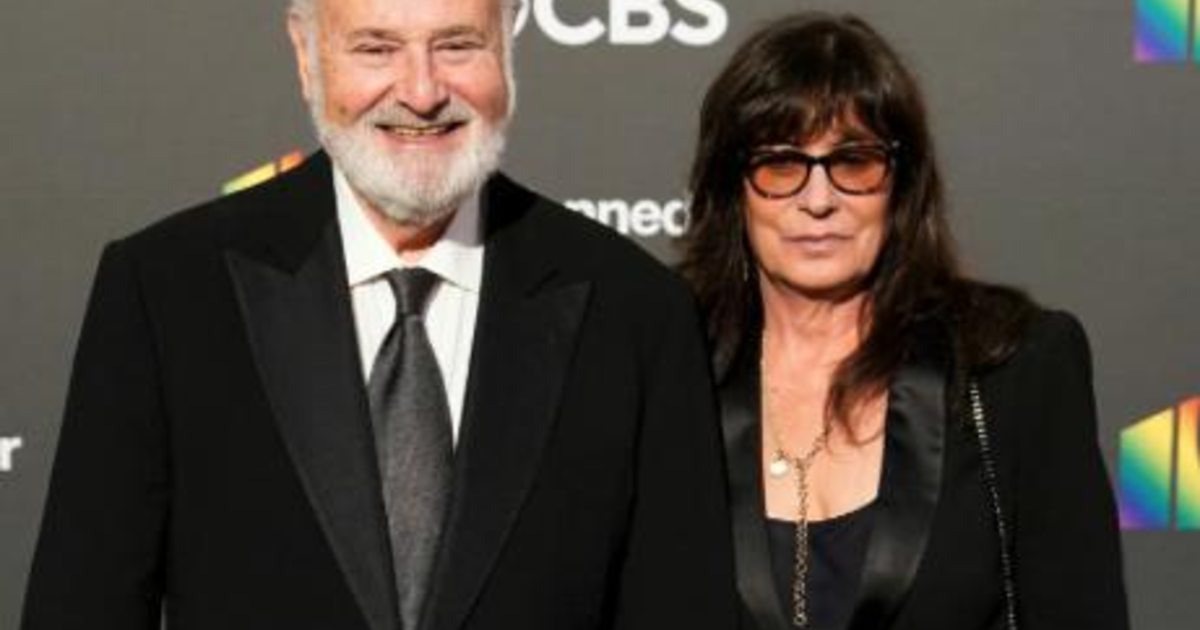 Billy Crystal Seen Outside Friends Home Crying Following Death Of ...