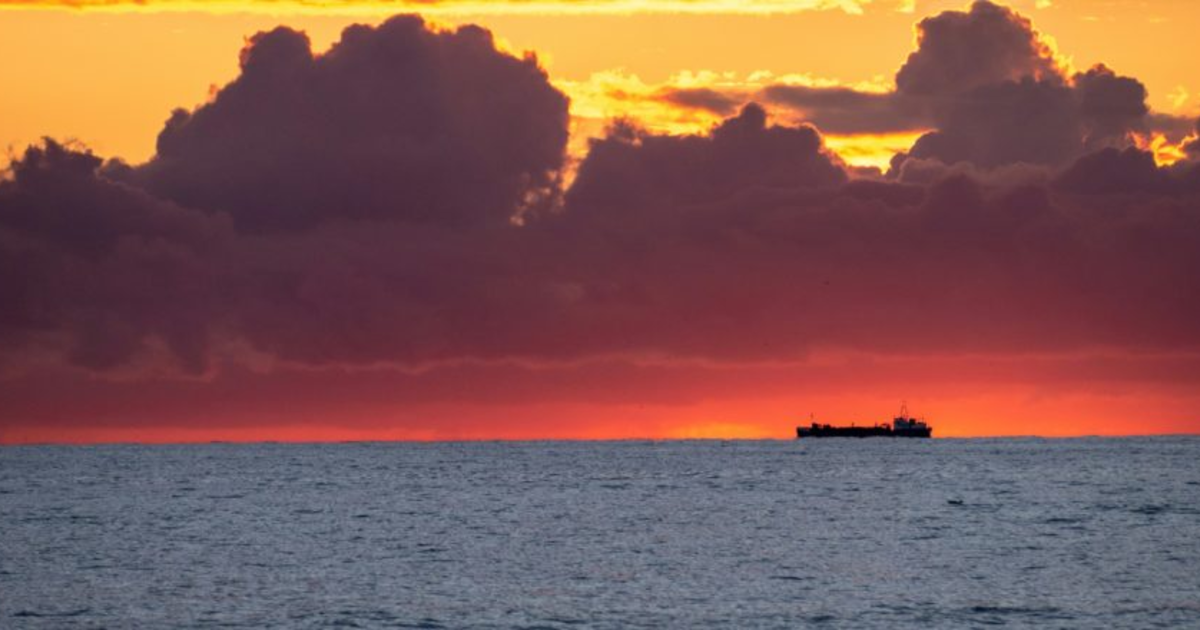 Blaze Sends Ship Carrying Hundreds Of Chinese EVs To Bottom Of Pacific ...