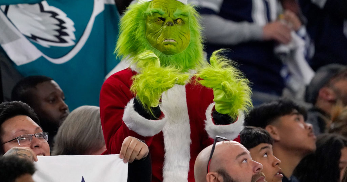 ‘Santa Is Fake. Jesus Is Real’: Texas Grinch Tells School Children ...