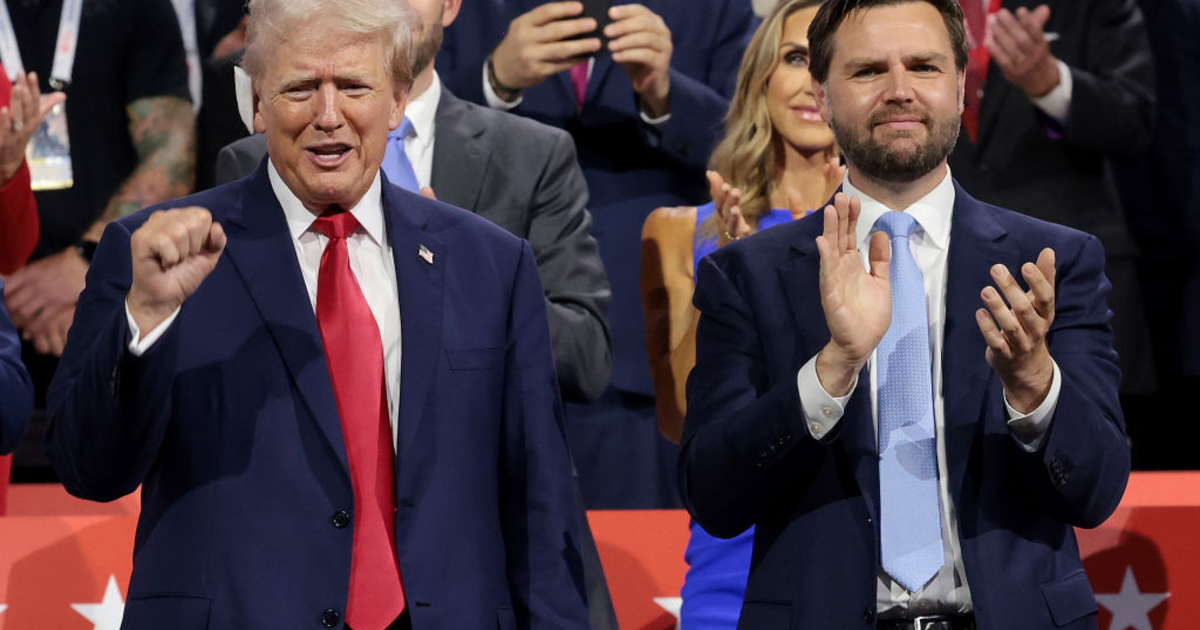 Director Ron Howard Says He Won’t Vote For Trump Despite Connection ...
