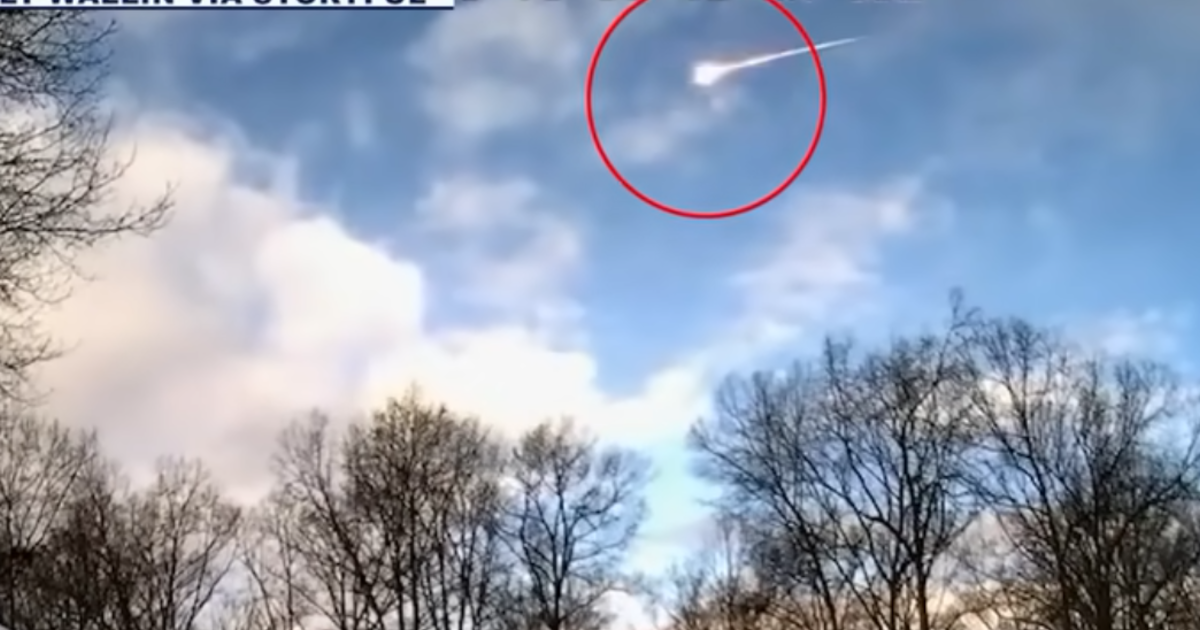 Fireball Over Houston Sends Meteor Crashing Into Home — Independent ...