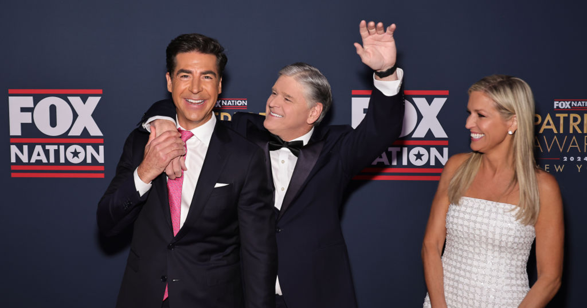 Fox News’ Hannity Pops Question to Earhardt on Christmas — Independent ...