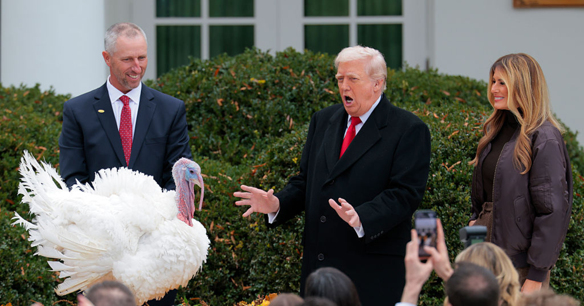 Gobble and Waddle Escape the Dinner Plate in White House Turkey Pardon ...