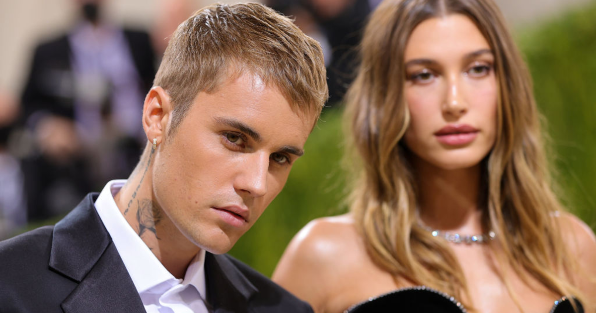 Justin Bieber Talks About God With Fans at Concert After Wife Hailey’s ...
