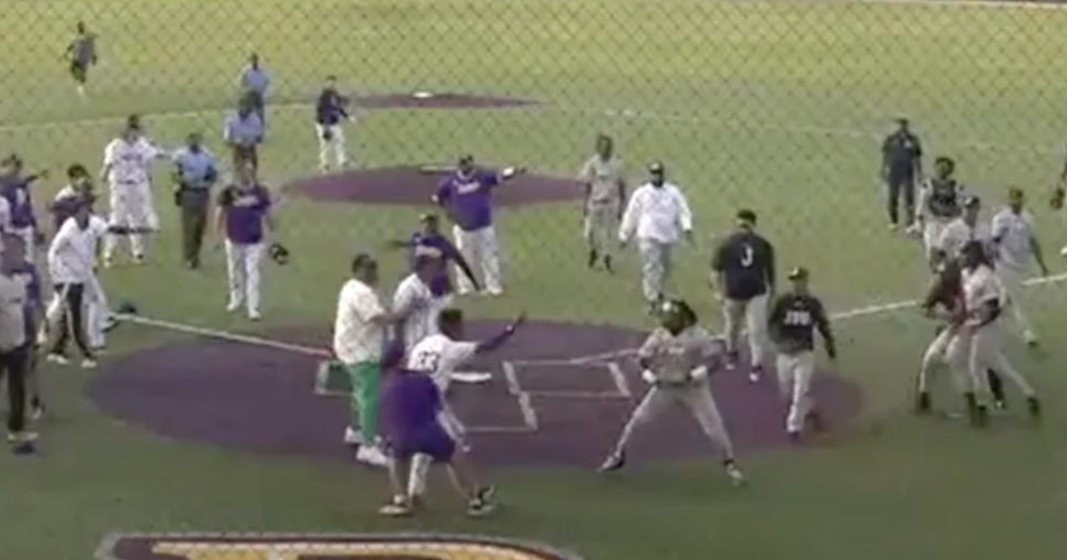 Large Fight Breaks Out During College Baseball Game — Independent ...