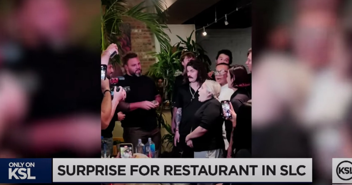 Mexican Restaurant Workers Receive $10,000 Tip — Independent Journal Review
