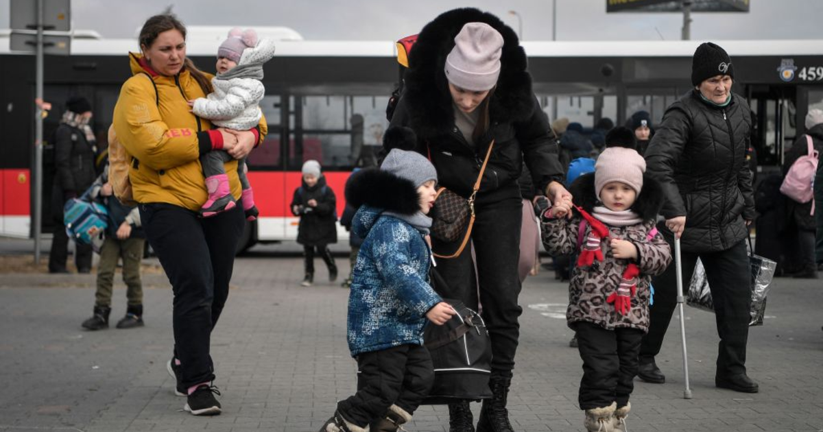 As Mothers Flee Ukraine With Their Children, Polish Mothers Step Up to ...