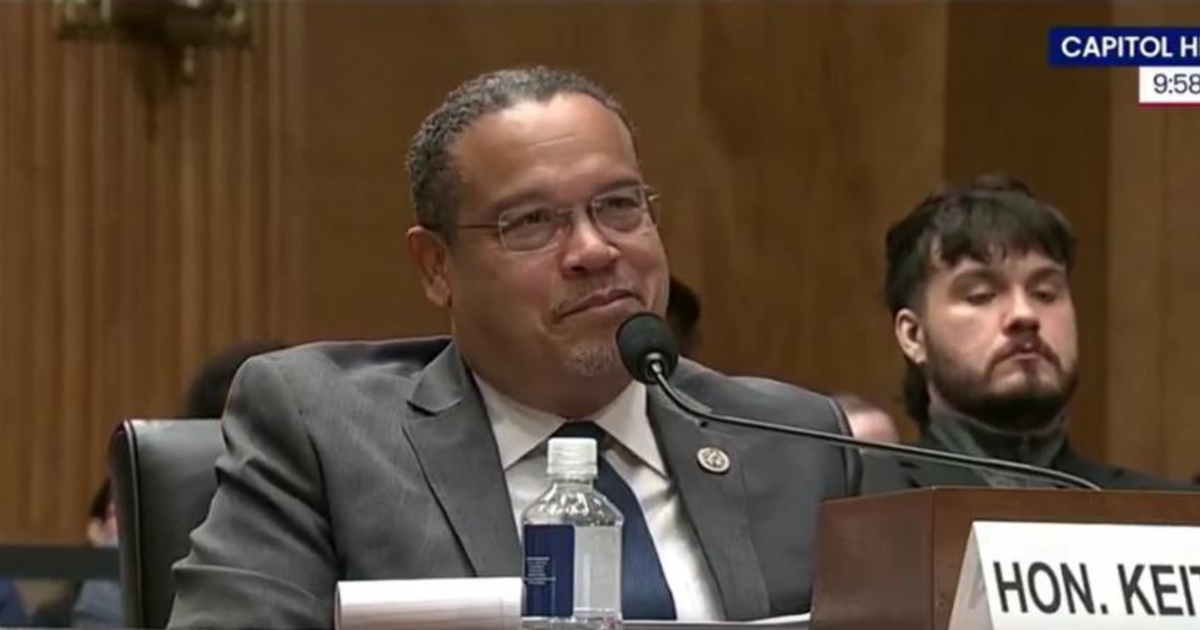 Ron Johnson Screams At Smirking Keith Ellison Over Minnesota Protester ...