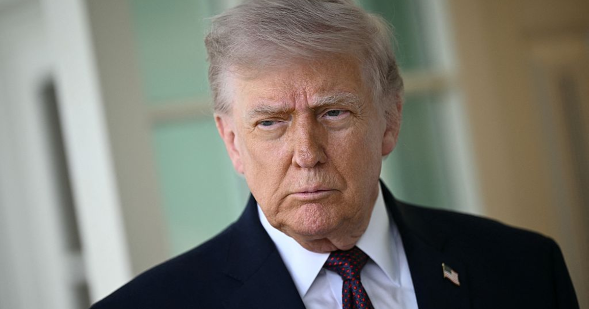 Trump Claims China Backing Down on Arming Iran Ahead of Xi Meeting ...