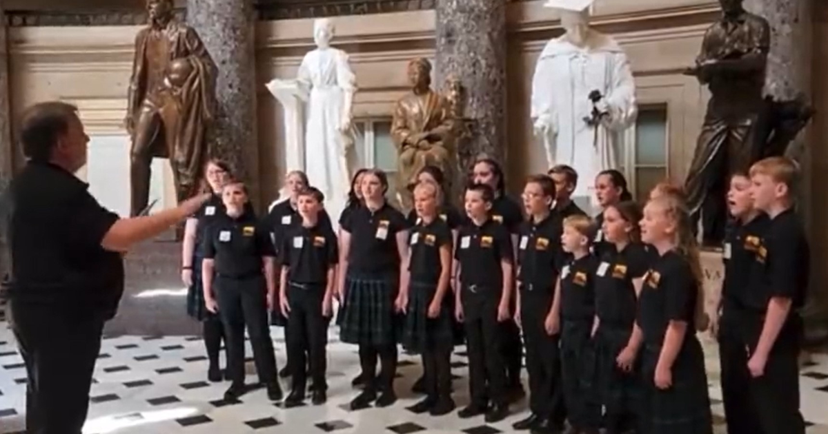 Trump Extends Huge Invitation to Children’s Choir Stopped by Capitol ...