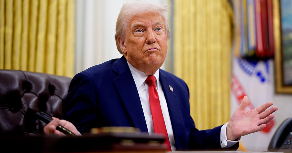 Trump Fires Back at Michelle Obama Over White House Renovation ...