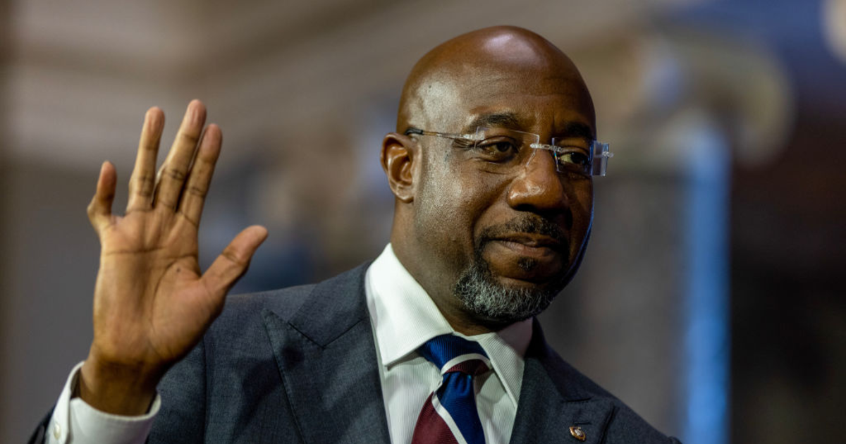 Twitter Users Concerned After Noticing Detail About Dem’s Hand While ...