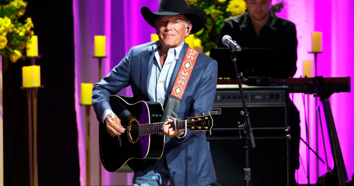 Video During George Strait-Starring Concert Goes Viral as People Avoid ...