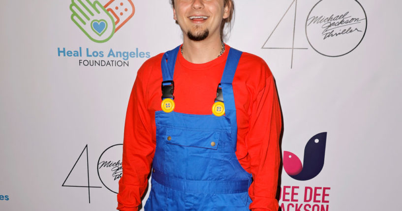 Michael Jackson's Son Talks Helping Others Grieve Loved Ones 13 Years ...